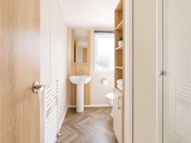 2 bed property for sale