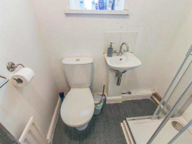 2 bed property for sale