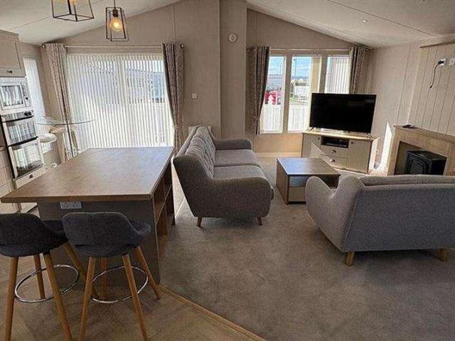 2 bed property for sale