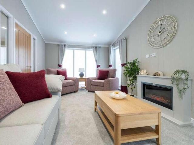 2 bed property for sale