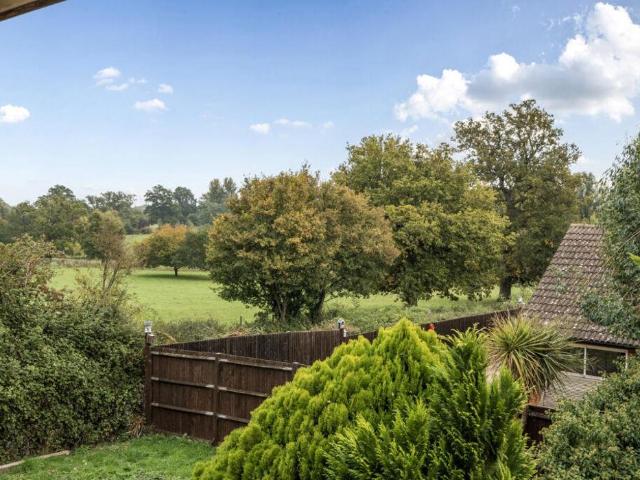 2 bed property for sale