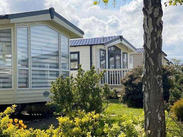 2 bed property for sale
