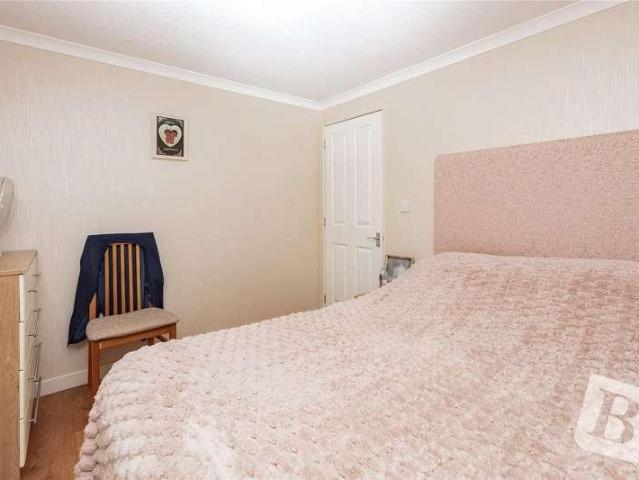 2 bed property for sale