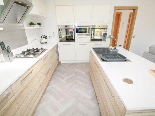 2 bed property for sale