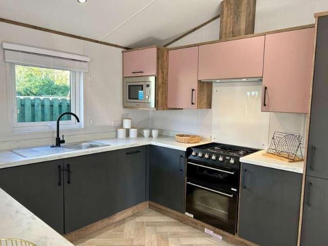 2 bed property for sale
