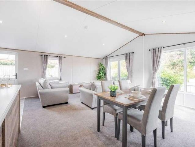 2 bed property for sale