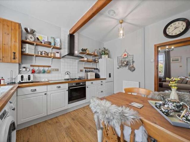 2 bed property for sale