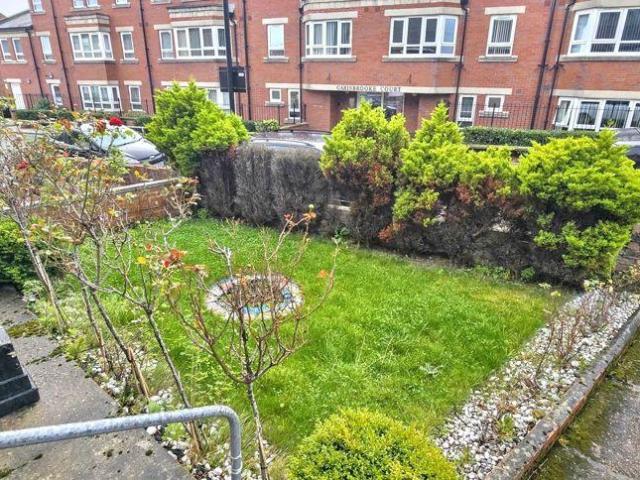 2 bed property for sale