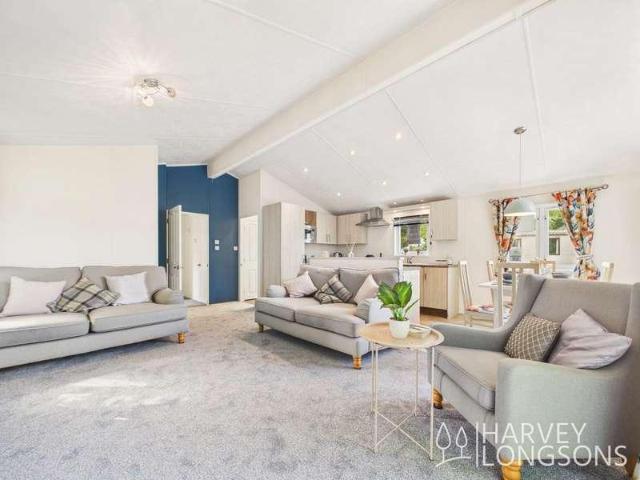 2 bed property for sale