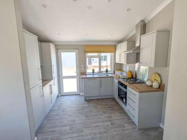 2 bed property for sale