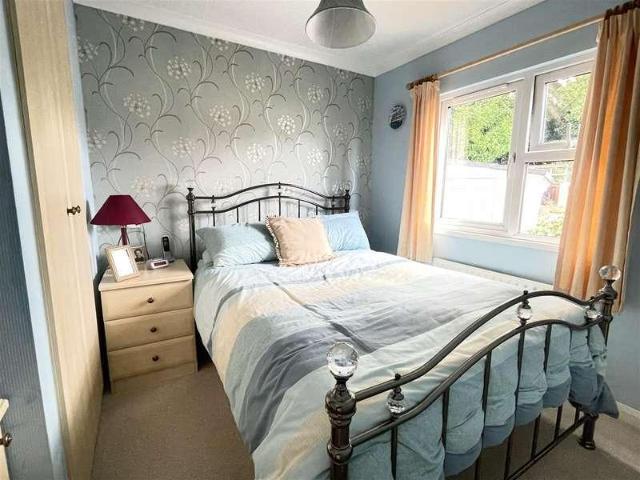 2 bed property for sale