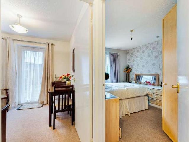 2 bed property for sale