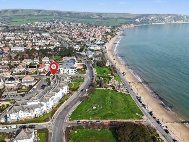 2 bed property for sale