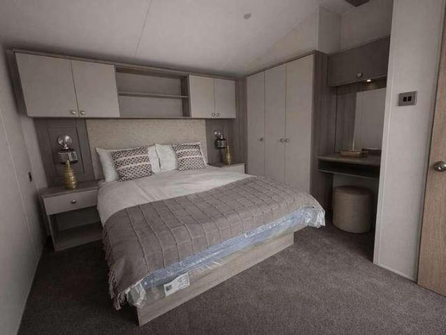 2 bed property for sale