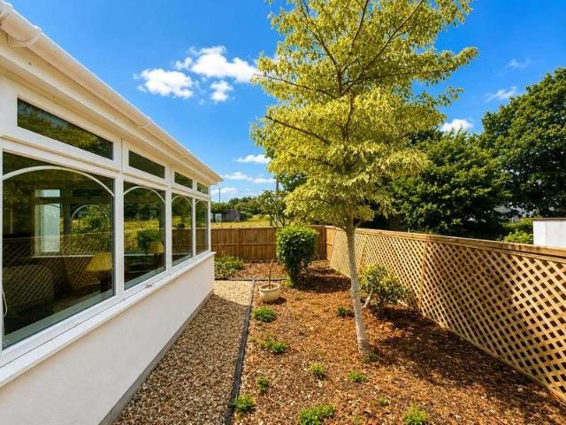 2 bed property for sale