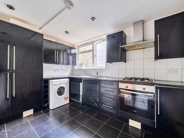 2 bed property for sale