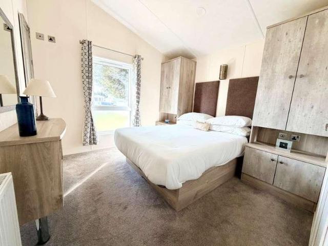 2 bed property for sale
