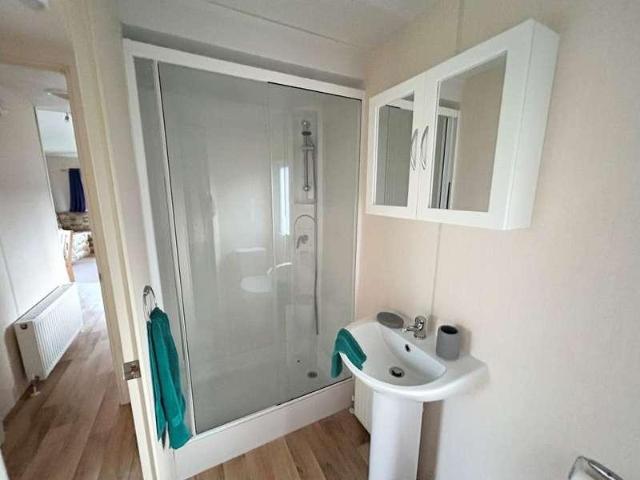 2 bed property for sale