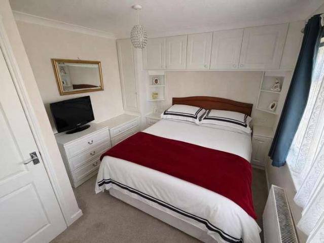 2 bed property for sale