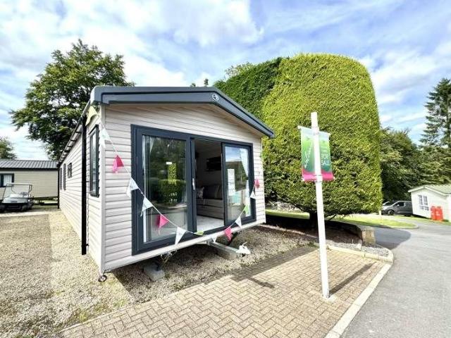 2 bed property for sale