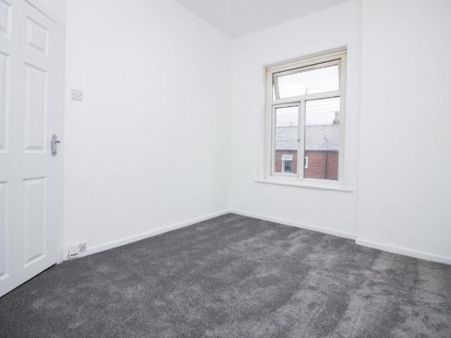 2 bed property for sale