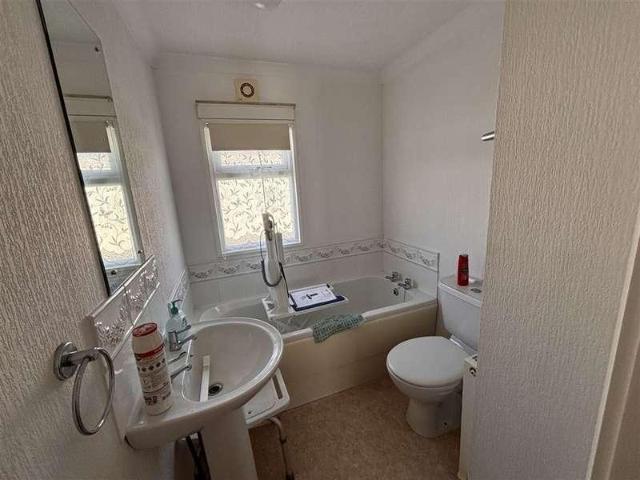 2 bed property for sale