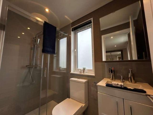 2 bed property for sale