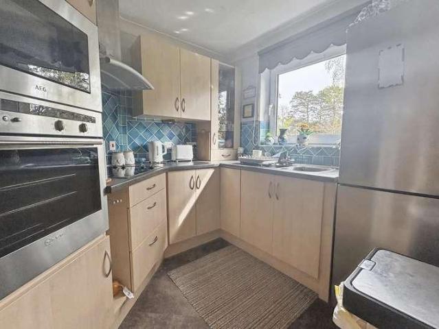 2 bed property for sale
