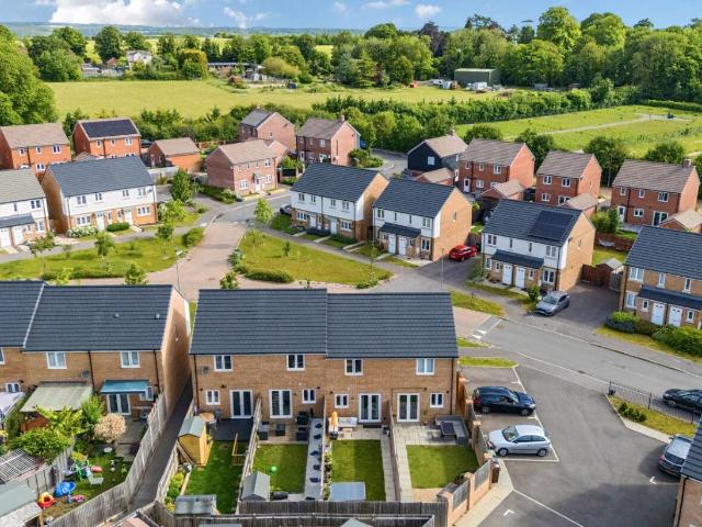 2 bed property for sale