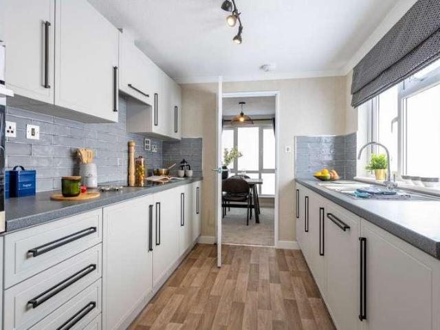 2 bed property for sale