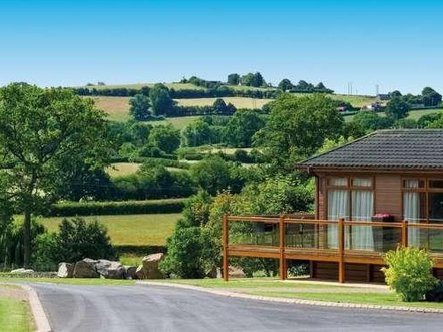2 bed property for sale