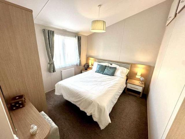 2 bed property for sale