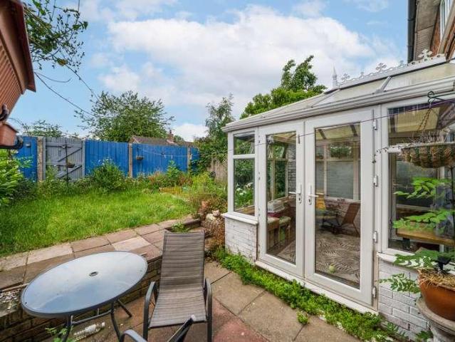 2 bed property for sale