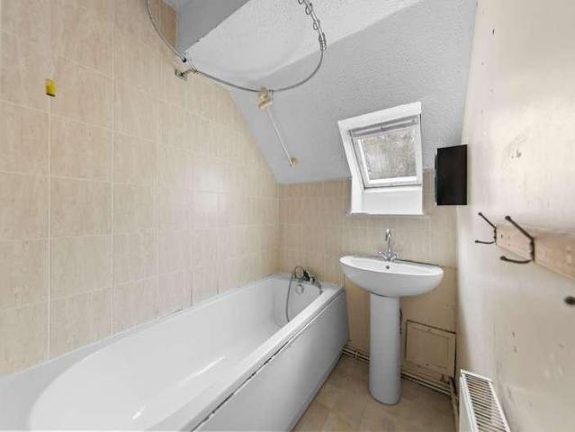 2 bed property for sale