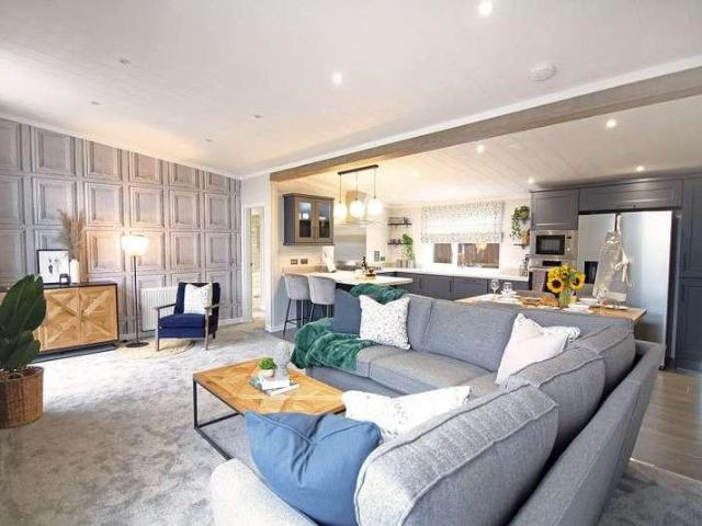 2 bed property for sale