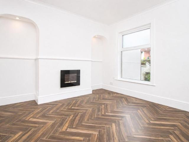 2 bed property for sale