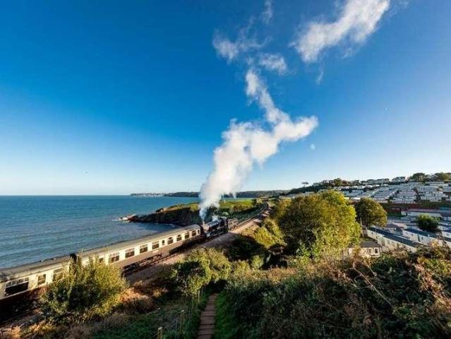 2 bed property for sale