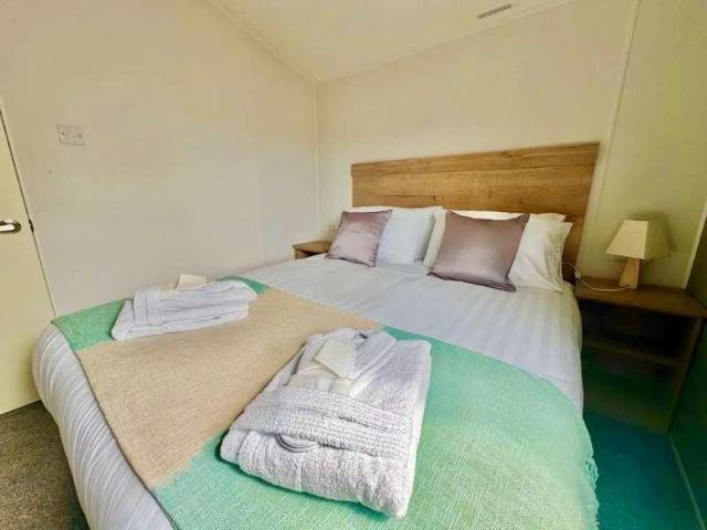 2 bed property for sale