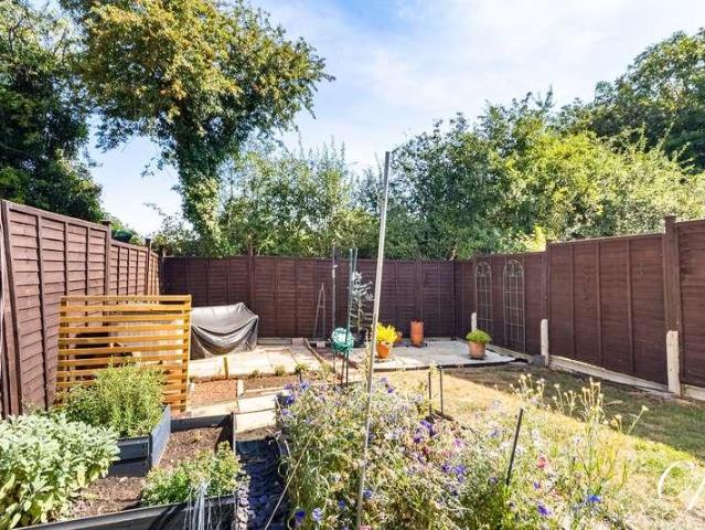 2 bed property for sale