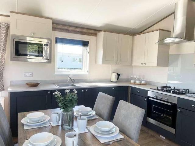 2 bed property for sale