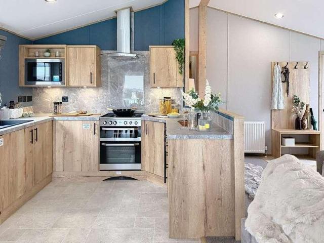 2 bed property for sale