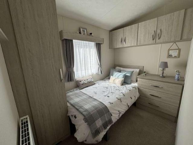 2 bed property for sale