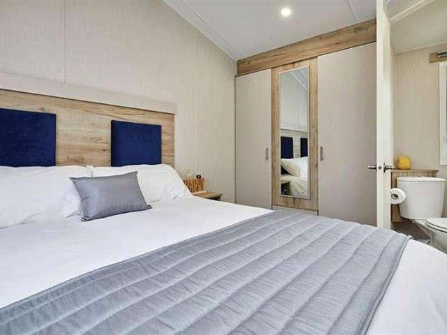 2 bed property for sale