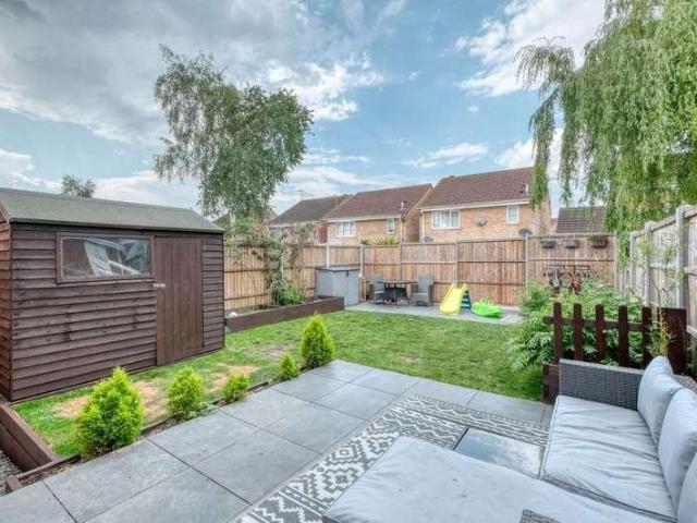 2 bed property for sale