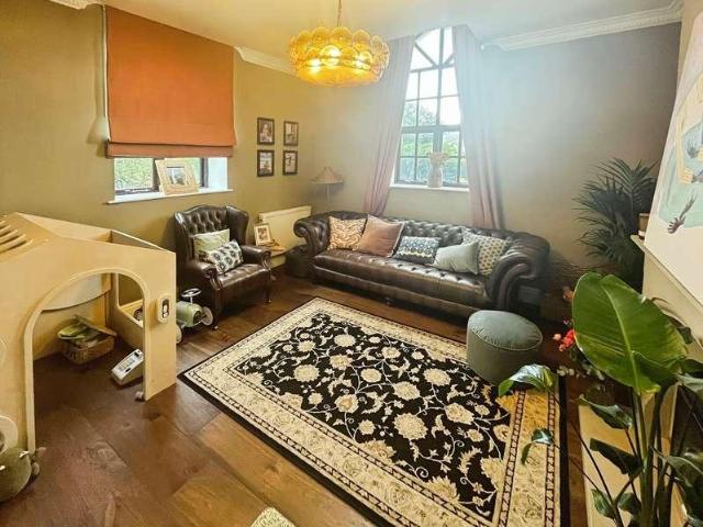 2 bed property for sale