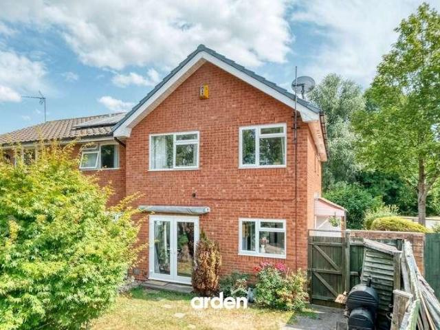 2 bed property for sale