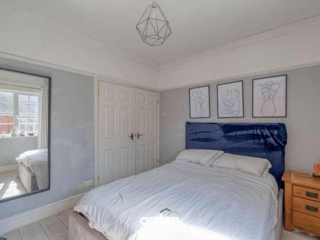 2 bed property for sale