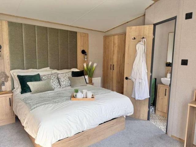 2 bed property for sale
