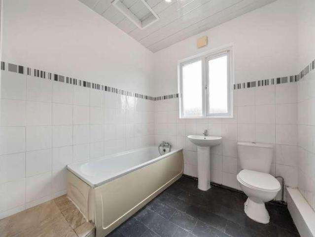 2 bed property for sale