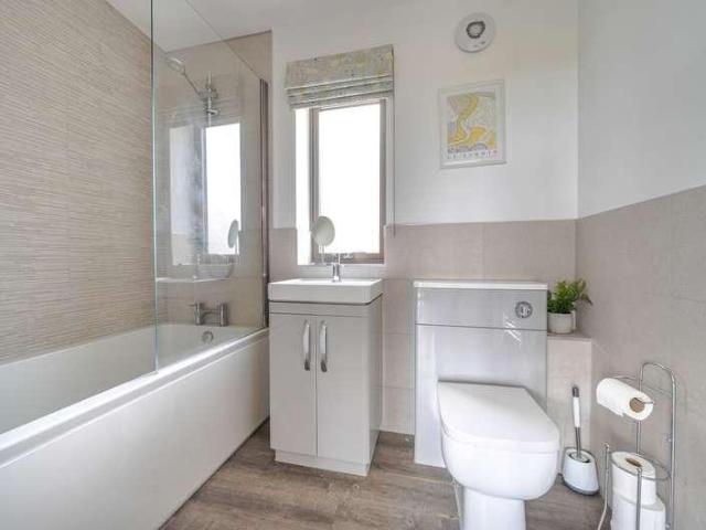 2 bed property for sale